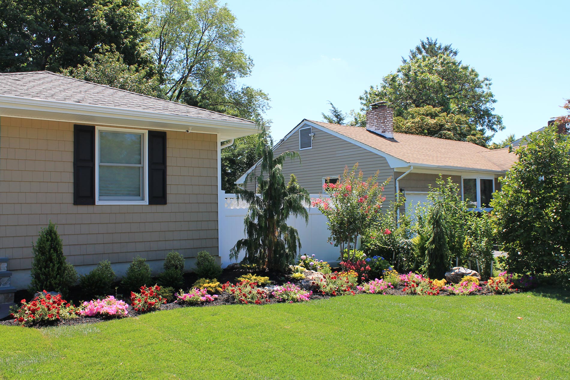 Front Lawn Projects - JR CUSTOM LANDSCAPING INC.